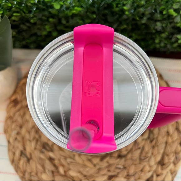 Stanley | Dining | Stanley 4 Oz Quencher Flowstate Camelia Gradient ...